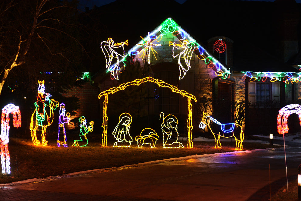 Lighted Displays – Brite Ideas Decorating